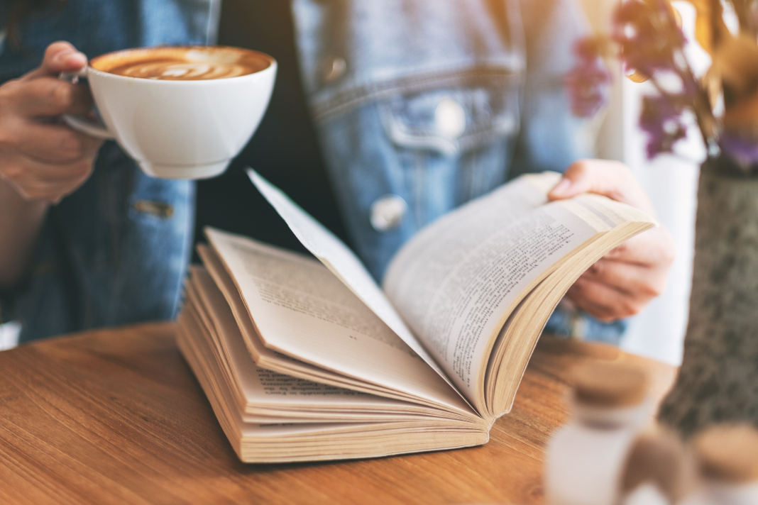 Café littéraire : un temps convivial autour des livres - Premesques